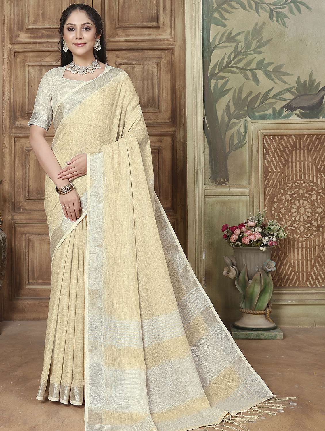 Plain Saree With Silver Border